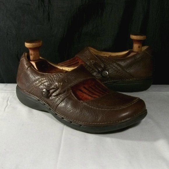 Clarks | Shoes | Clarks Unstructured 8562 Brown Leather Slip On Mary ...
